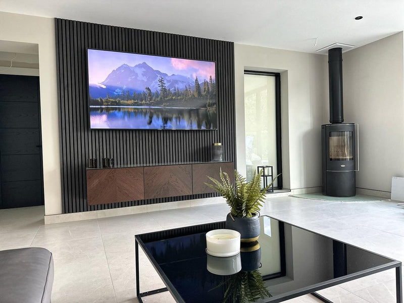 Wood panelling behind the TV: Everything you need to know